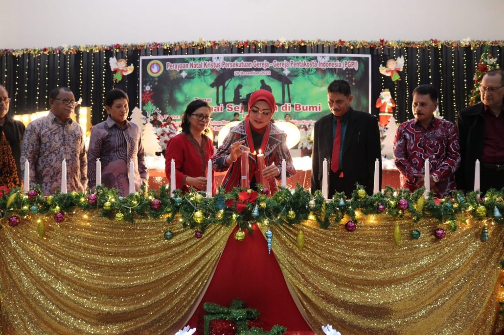 Natal Persatuan Gereja – Gereja Pentakosta Indonesia di Ambon | SABUROMEDIA