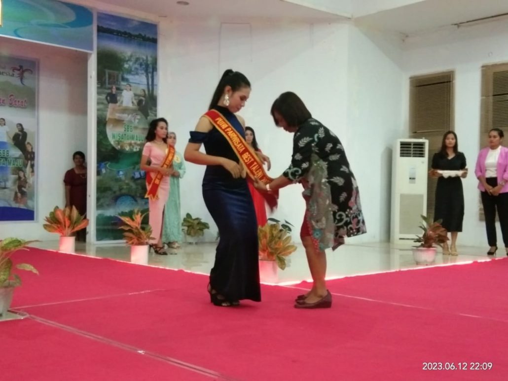 Vinka Pattiasina Raih Gelar Putri Pariwisata SBB Tahun 2023, Jumlah ...